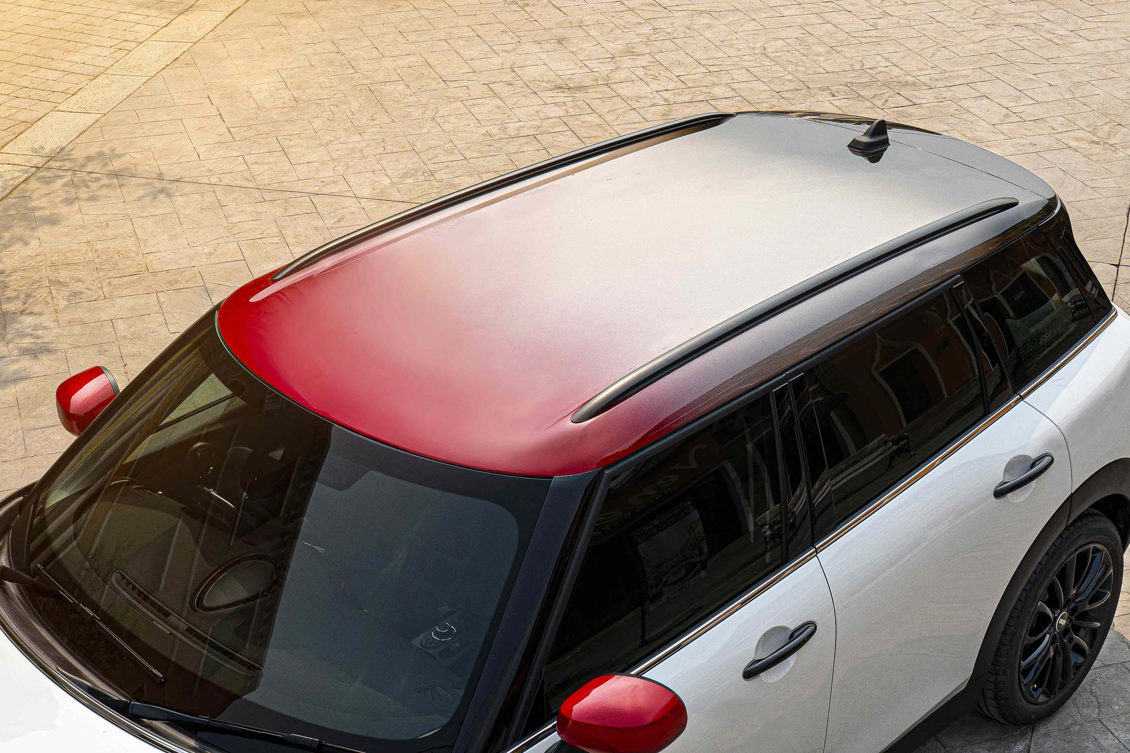 MINI Cooper S Clubman Multitone Red | MINI Thailand