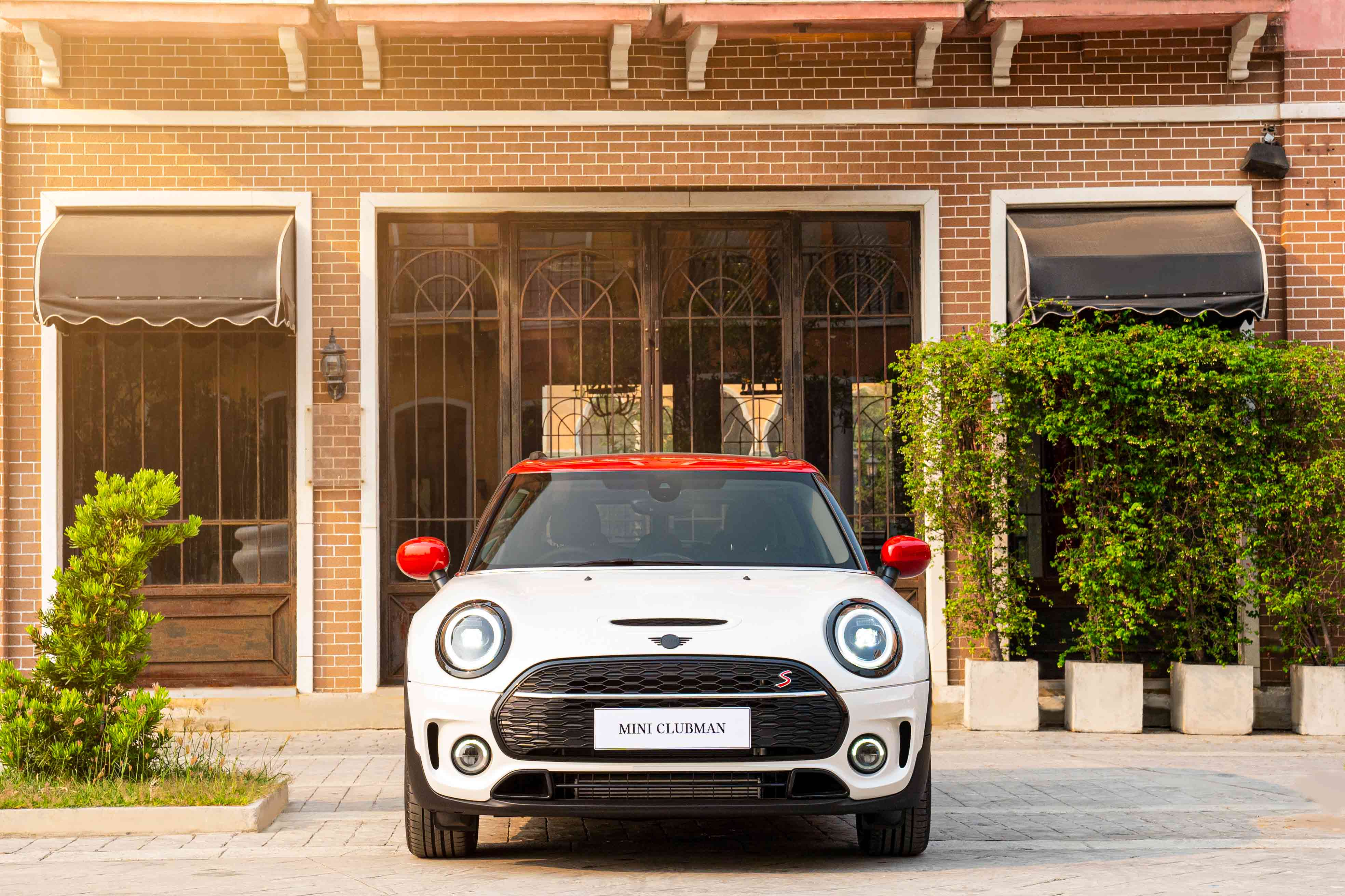 MINI Cooper S Clubman Multitone Red | MINI Thailand
